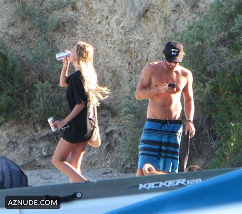 Briana Jungwirth Getting Cozy With Pop Star Louis Tomlinsons Ex