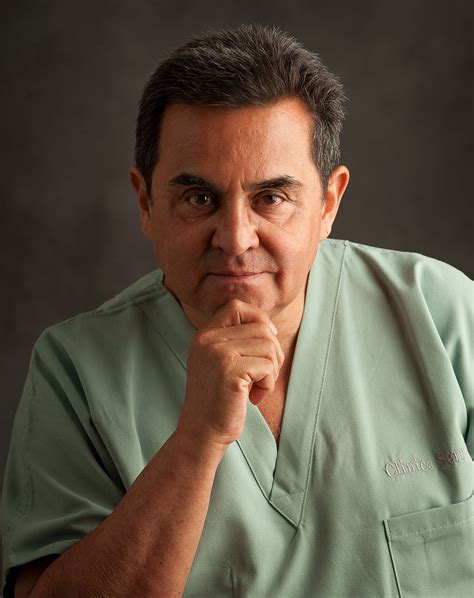 El Dr Serrano Concentra Toda Su Experiencia Y Conocimiento En El