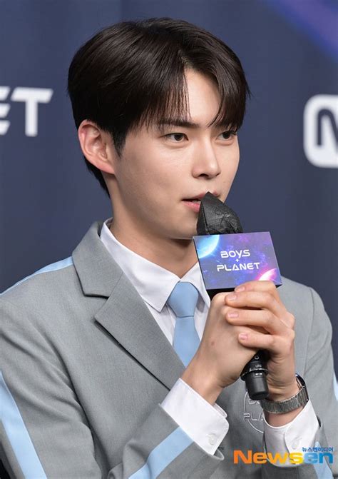 보이즈 플래닛 성한빈 1위로 데뷔하는 게 목표 라이벌 꼽자면 장하오 네이트 뉴스