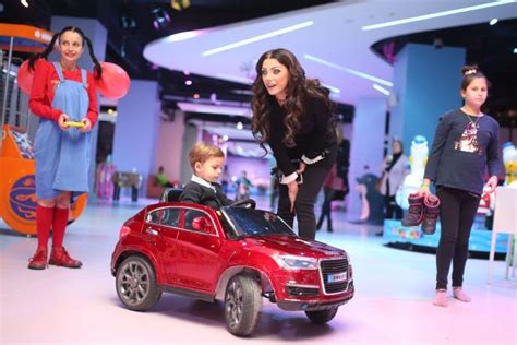 ЕКСКЛУЗИВНО И САМО В ПИК Милионерът Митко Динев заряза сина на Емануела навръх рождения му ден