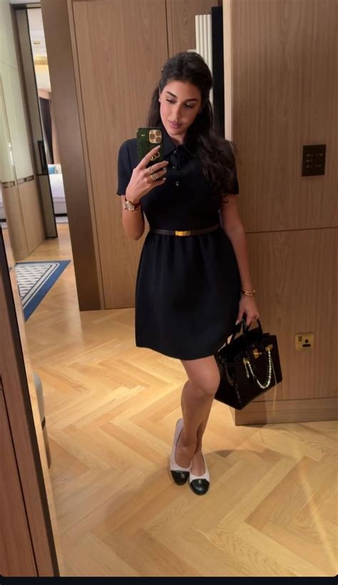 فستان قصير ياسمين صبري تستعرض رشاقتها