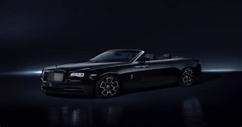 롤스로이스 고성능 컨버터블 던 블랙 배지 국내 상륙