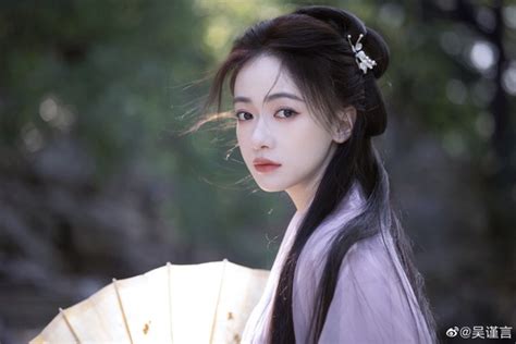 9位陸劇女星「最新古裝造型」！趙麗穎貴氣，白鹿紅衣夢回《周生如故》，吳謹言像仙女