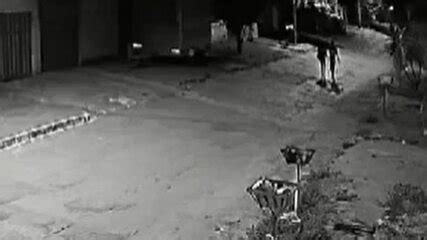 Homem Suspeito De Arrastar Mulher Para Lote Baldio E A Estuprar Morre