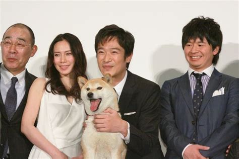 中谷美紀級の女優犬誕生 映画『ひまわりと子犬の7日間』完成披露試写会フォトギャラリー｜シネマトゥデイ