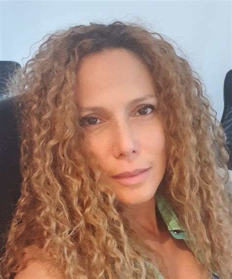 מגלגלים עסק עם רות גונזלס Now Tv