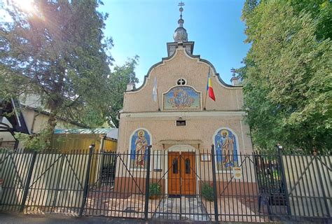 Nașterea Maicii Domnului Lansare de carte la Biserica Sfânta Treime din Oradea Oradea ro