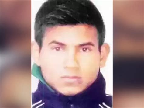 Nirbhaya Case विनय शर्मा ने स्टेपल पिन निगलकर की जान देने की कोशिश