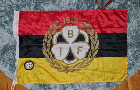 BIF Brynäs IF 1912 FLAGGA PUCK Köp på Tradera 586164917