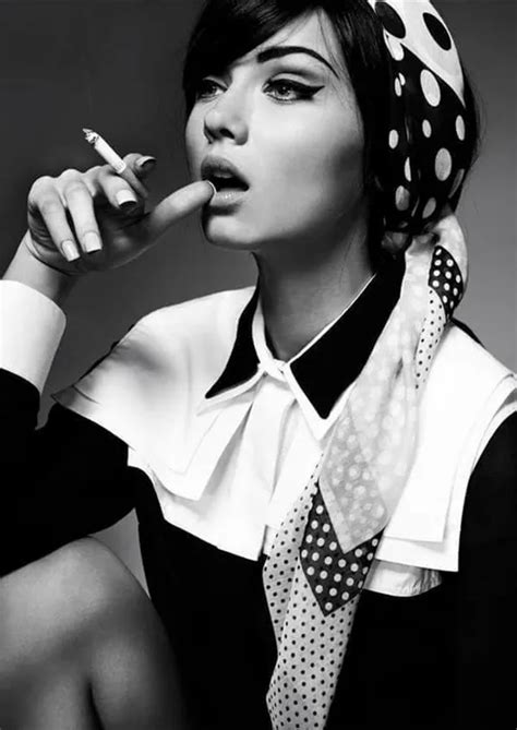 مــَن یــــه روزے دخــــترے بـــودَم کــه از تـــه دل مــ عکس ویسگون