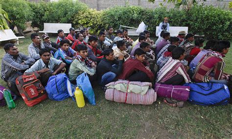 پاکستان نے 35 ہندوستانی ماہی گیر رہا کر دیئے Pakistan Dawn News