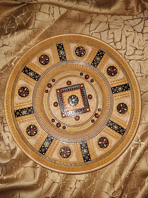 Тарілка з дерева — ціна 375 грн у каталозі Настінний декор Купити