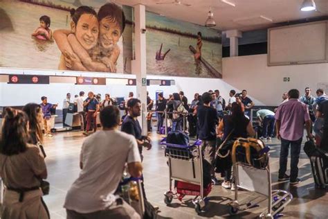 Aeropuerto De Lima Reanuda Sus Operaciones Tras Accidente Aéreo El
