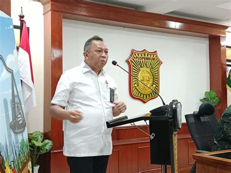 Kejagung Cecar Sekretaris Hingga Sopir Anggota BPK Achsanul Qosasi