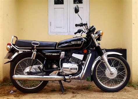 File:Yamaha RX 100.jpg