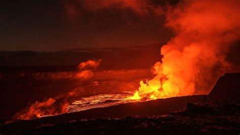 Alert Level Lowered For Hawaiis Erupting Kilauea Volcano As Thousands
