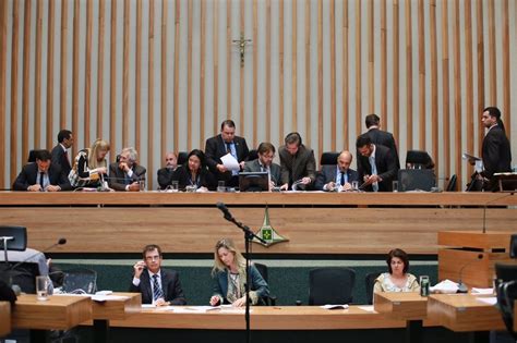 Mp Entra Com Ação De Improbidade Administrativa Contra Deputados Na
