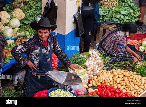 mercado tradicional Chichicastenango Quiché Guatemala America
