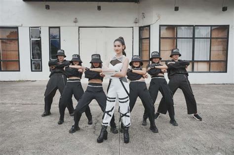 บันเทิง ‘เบลล์ นิภาดาจัดเต็มโชว์สเต็ปแดนซ์ เพลง‘ขอฟ้าจัดสรร