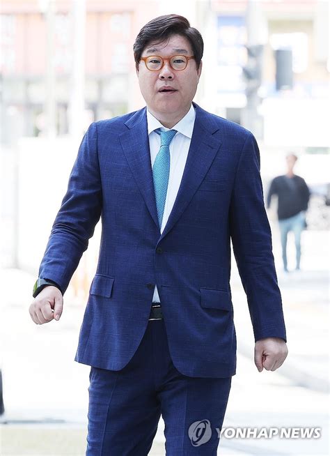 공판 출석하는 김성태 연합뉴스