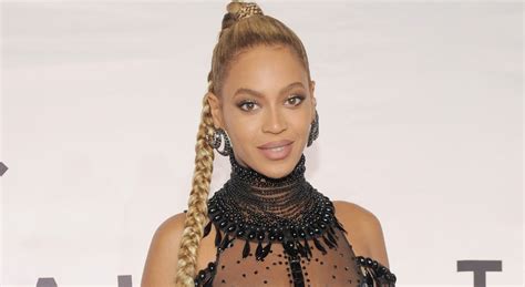 Beyonce Could Make Grammys History Tonight If She Wins 2017 Grammys