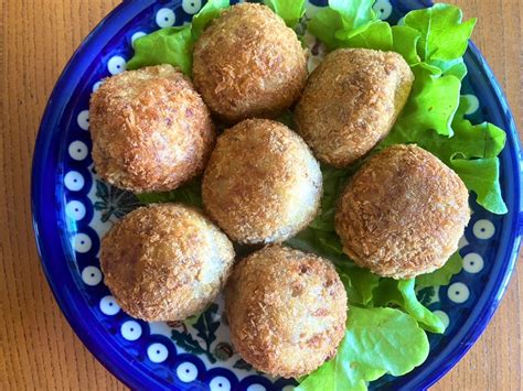 今日のアトリエランチはコロッケ さつまいもの炊き込みご飯 手作りリバティプリント雑貨 Amanda Mandy