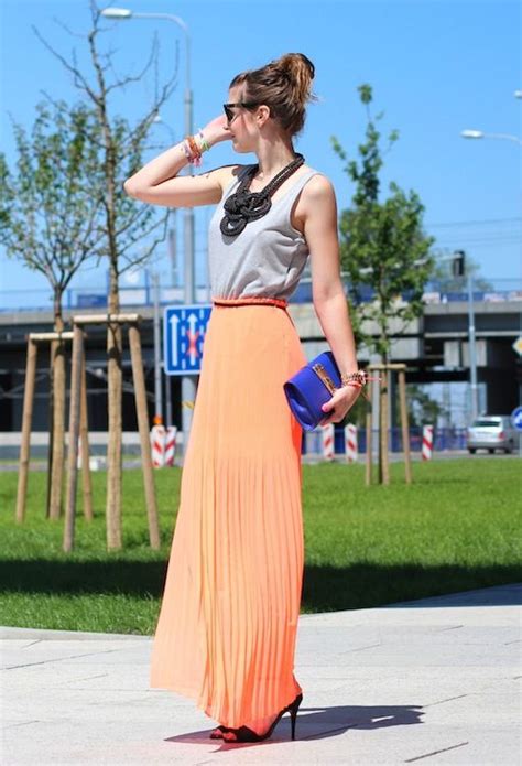 Street Style Pleated Peach Skirt And Black Statement Necklace
