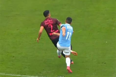 Irven Ávila Fue Expulsado Por Esta Patada Conta Defensa De Melgar Video Pier Barrios