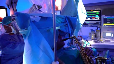 Video Man Plays Saxophone During His 9 Hour Brain Tumor Surgery The
