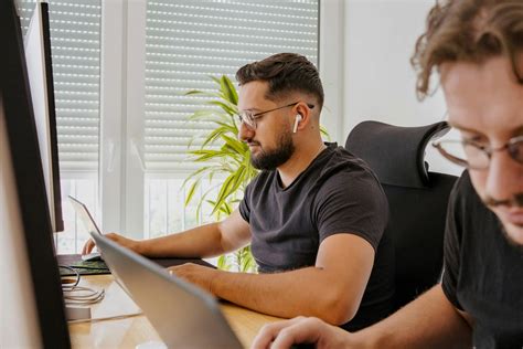 how to use chatgpt to write an essay in 8 simple steps — otio blog