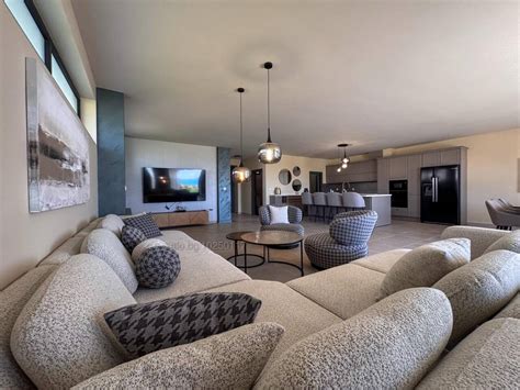 Бургас Уникална къща под наем с 3 спални 3 бани и 2 паркоместа в самия кв Сарафово с гледка мор