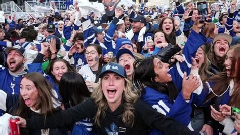 Packed Bars Busy Downtown Streets Expected In Toronto As Maple Leafs