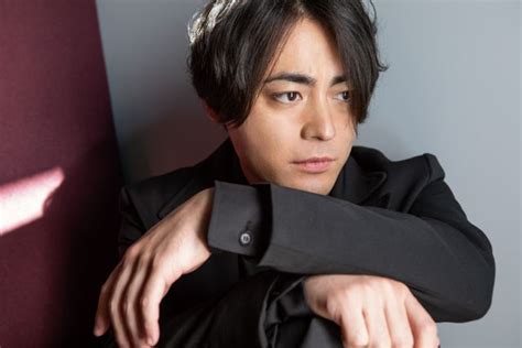 ミステリアス感漂う【山田孝之インタビューカット集】：フォトギャラリー｜シネマトゥデイ