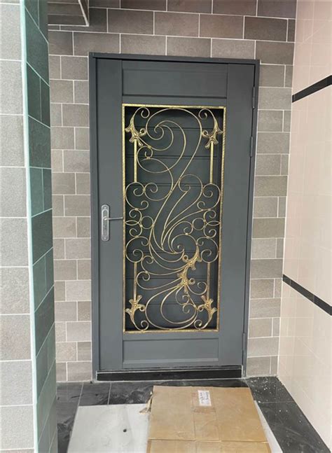 門 展成鋼鋁工程行 金屬鐵件工程 採光罩 鋁門窗 欄杆