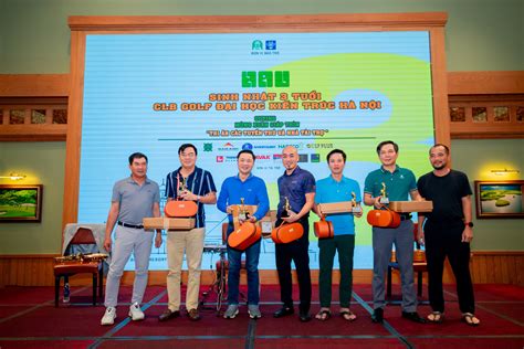 Golfer Nguy N Vi T D Ng V Ch Gi I Outing M Ng Xu N Gi P Th N C A
