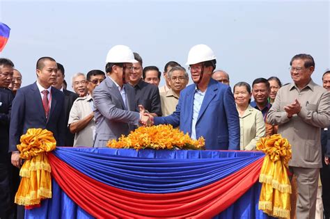 សម្តេចតេជោ ហ៊ុន សែន៖ សម្តេចមានសំណាង ដែលមានរដ្ឋមន្ត្រីសេដ្ឋកិច្ច២រូបហើយ