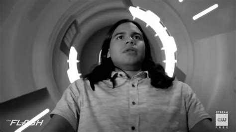 Cisco Tenta Recuperar Seus Poderes No Novo Trailer De Flash