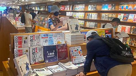 買書《阿共打來怎麼辦》真接到統戰電話！數位部：要求誠品15日立即說明 太報 Line Today
