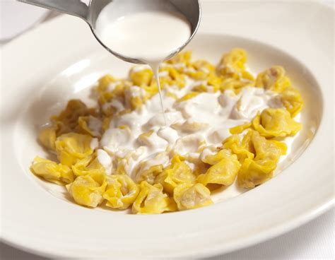 Tortellini Alla Panna Ecco La Vera Ricetta Le Ricette De La Cucina