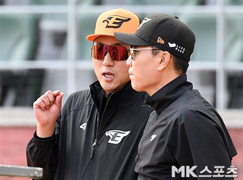 최원호 감독 ‘이제 꼴찌는 없다 Mk포토 매일경제