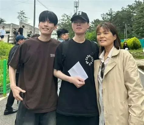 Lol传奇冠军deft正式退圈！peyz再次斩获五杀，ig季后赛形势严峻
