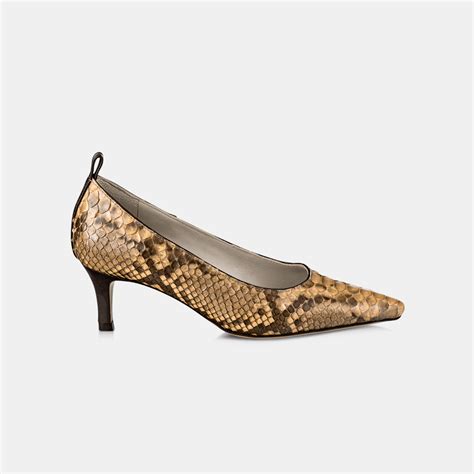 Scarpin Feminino Bico E Salto Fino Píton Bege Elegância Conforto E