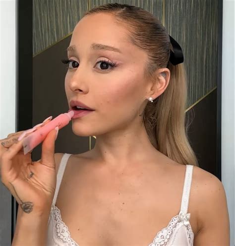 Vogue Beauty Secrets Ariana Grande 💋