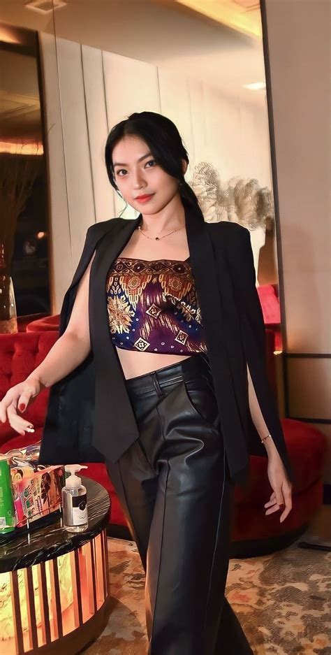 Pin Oleh Riyanto Hanrin Di Jkt Sosok Perempuan Pakaian Seksi Perempuan