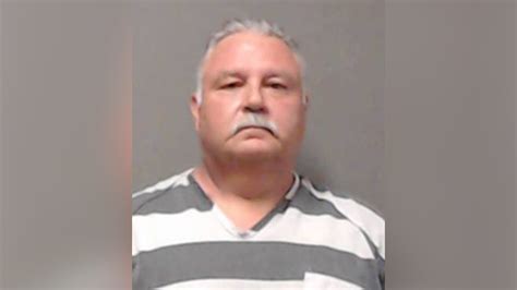 Un Homme Du Texas Arrêté Pour Sêtre Fait Passer Pour Un Employé Des