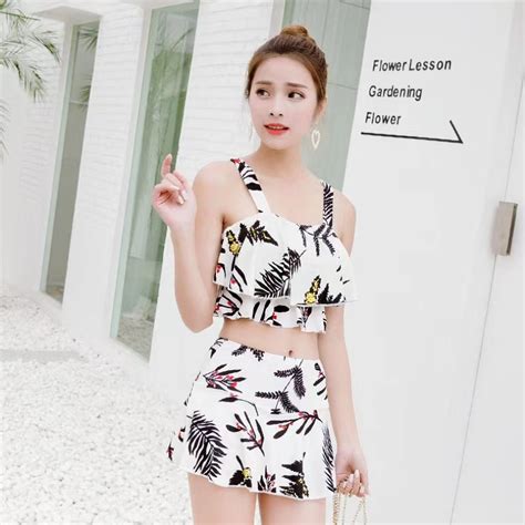 Sg ชุดว่ายน้ำผู้หญิงใหม่ 2022 เซตชุดว่ายน้ำ คอกลมใส่สบาย แฟชั่นเซ็กซี่โชว์หลังสวยๆ กางเกงใส่สบาย