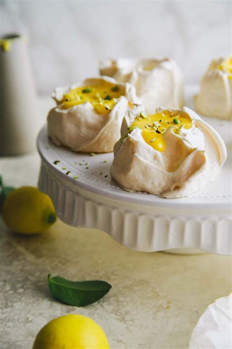 Pavlova With Lemon Curd Artofit