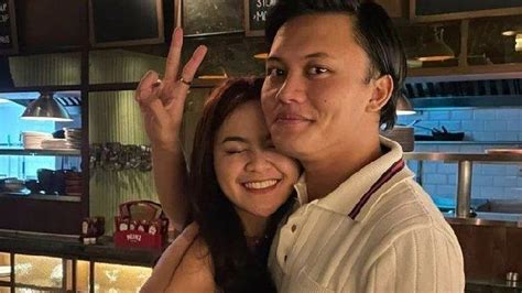Potret Perayaan Ulang Tahun Mahalini Yang Ke 22 Rizky Febian Ajak Sule