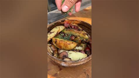 Картошка с охотничьими колбасками в садже Youtube