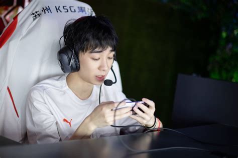 啊泽首次回应“背刺”事件，要拿成绩说话，称信你的自然会信 小米游戏中心